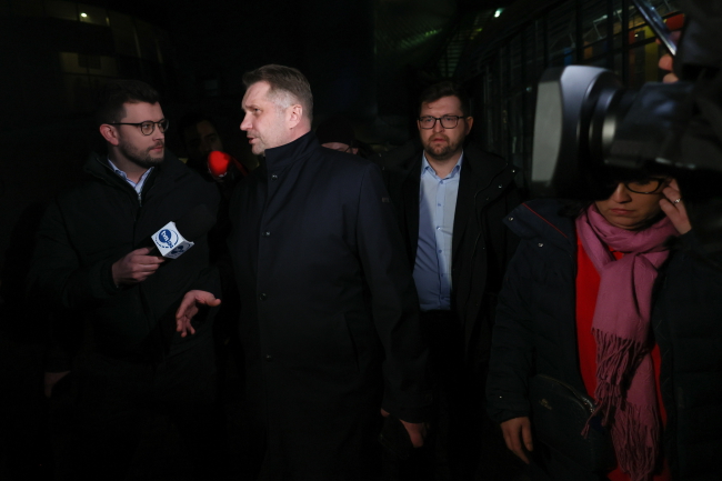 Protest przed budynkiem TVP przy ulicy Woronicza w Warszawie ...