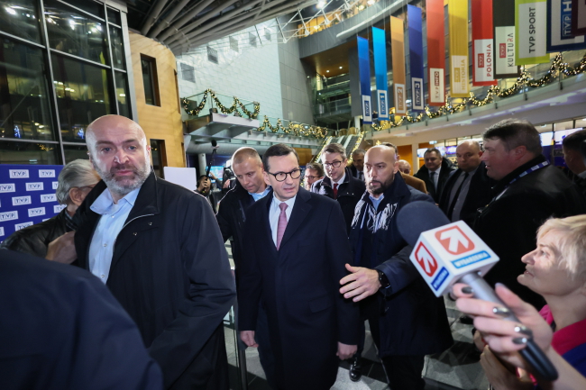 Protest przed budynkiem TVP przy ulicy Woronicza w Warszawie ...